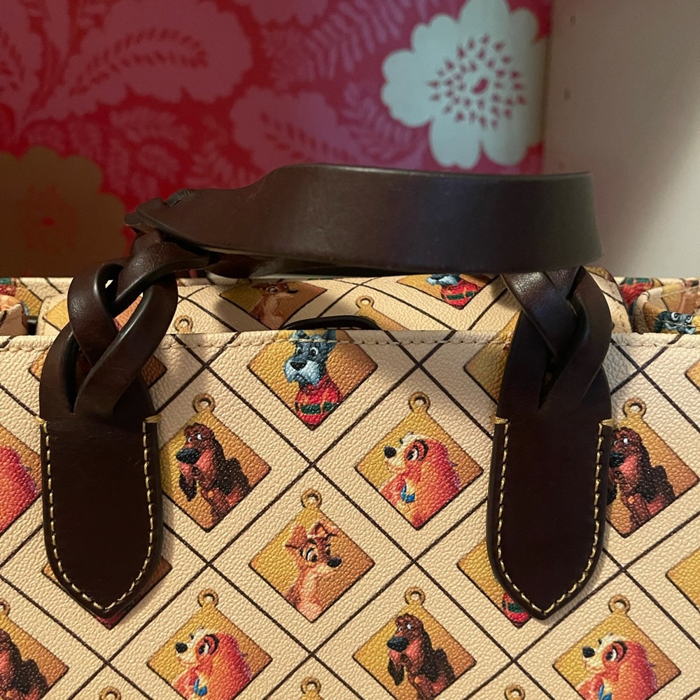 Rare Lady And The Disney Tramp Dooney And Bourke - Gem